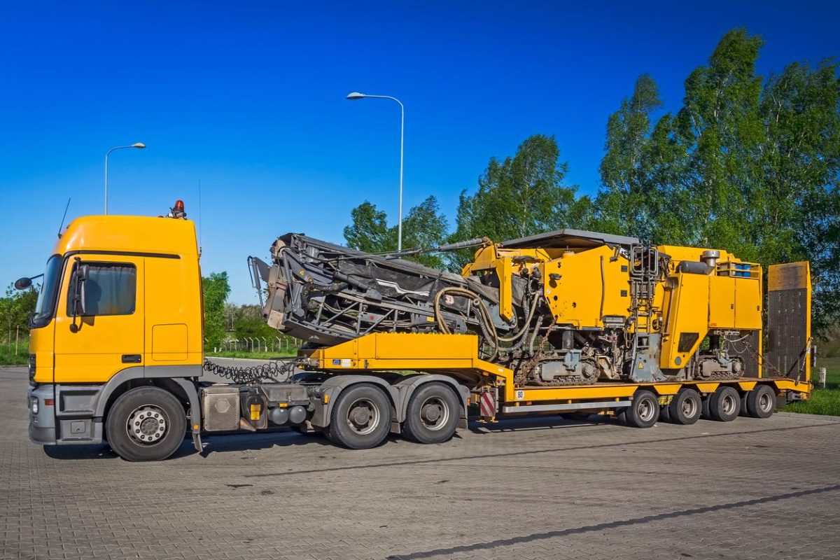 Mastering the Art of Heavy Machinery Transportation Across the U.S ...